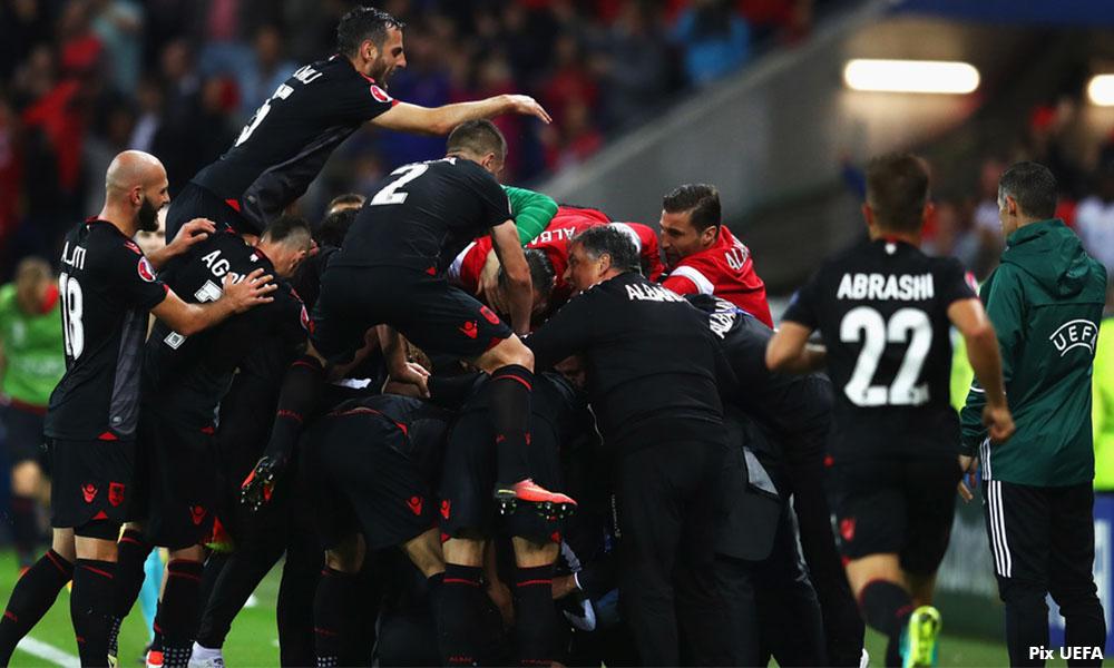 Turki, Albania cemas tilik nasib