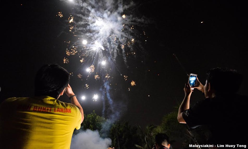 Keluarga mangsa mahu tahu punca bunga api meletup