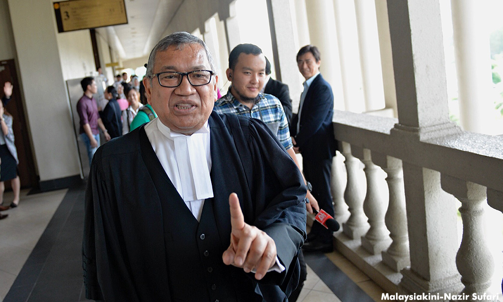 Gani Patail bergelar peguambela dan peguamcara