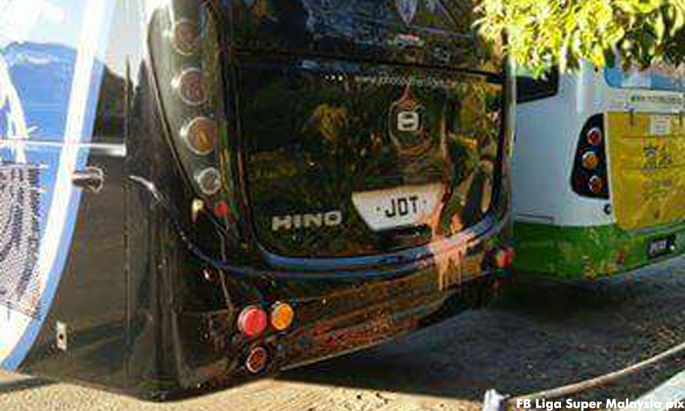 Kecoh lagi, bas JDT dibaling cat