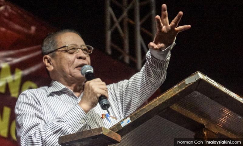 What did Dr M do for Indians? Vell Paari told to ask his dad