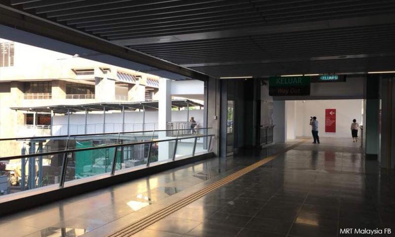 Jejantas dari stesen MRT Bandar Utama ke 1 Utama dibuka