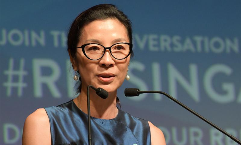 Michelle Yeoh pun terpikat pada buku tentang Jho Low