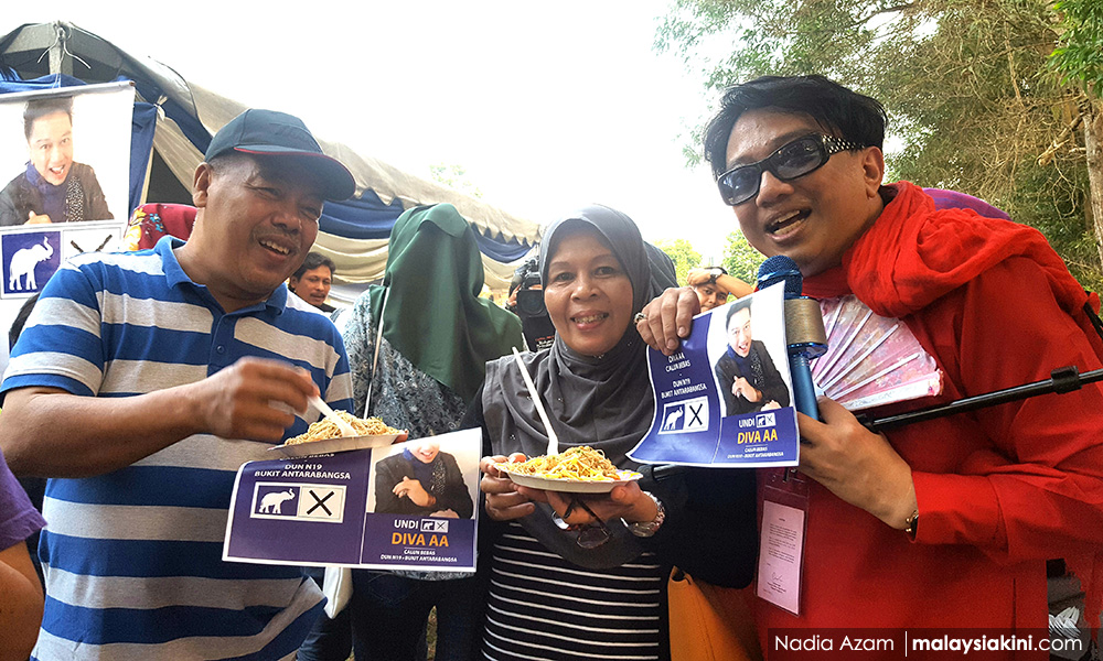 Azwan Ali jamu pengundi dengan bantuan BN