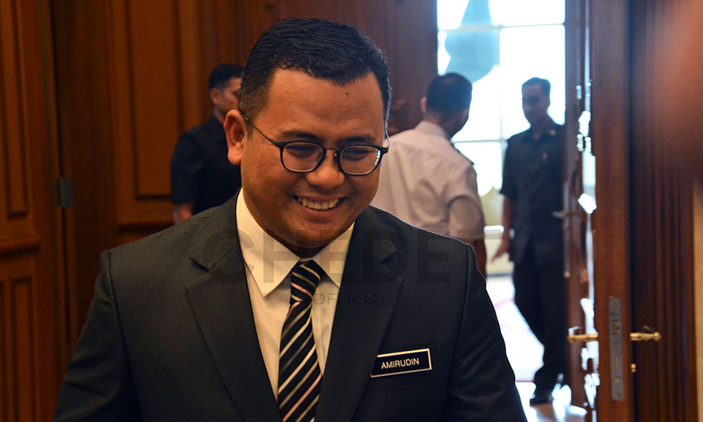 All but one of 56 S'gor assemblypersons sworn in