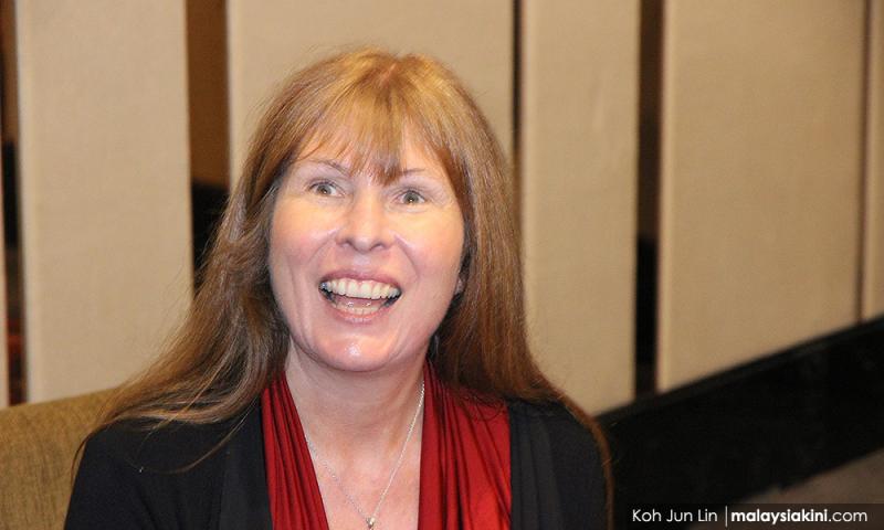 Lawyer: Rewcastle-Brown refused to accept couriered letter of demand