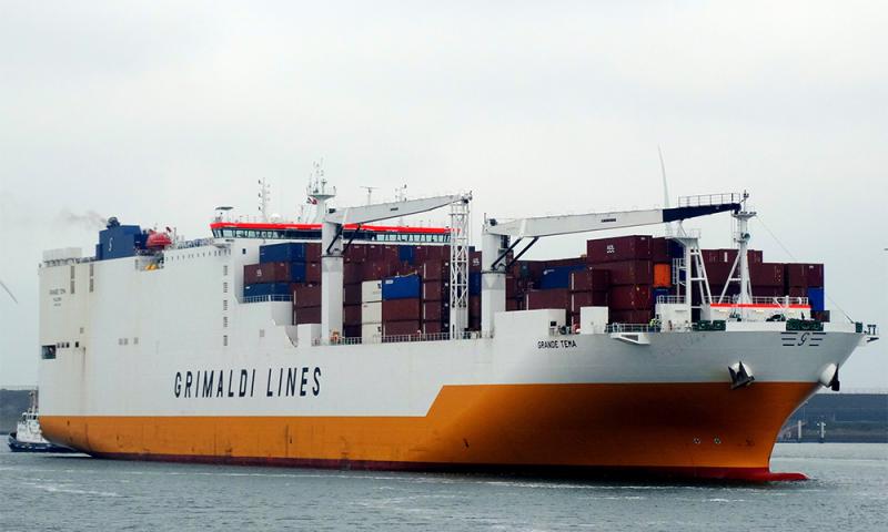 UK forces storm Italian cargo ship after stowaways threatened crew