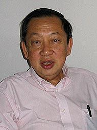 谁是第一张多米诺骨牌？