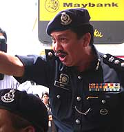 Suhakam: Tahanan peguam cabul hak asasi