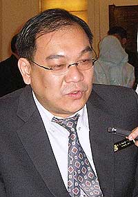 陈清水宣誓为槟岛市局主席 仅二名市议员缺席无关杯葛