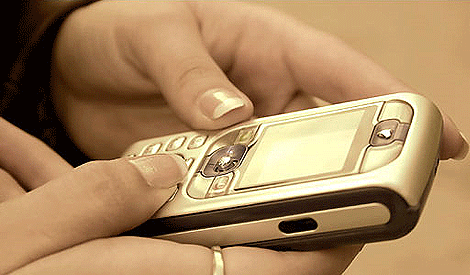 Guna pengecas telefon bimbit berlabel SIRIM-ST