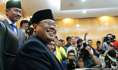 Ex-MB Khalid claims moral victory over RM2.7m payout ruling