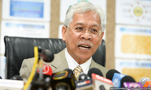 Guideline on false PhD titles in the works, says Idris Jusoh