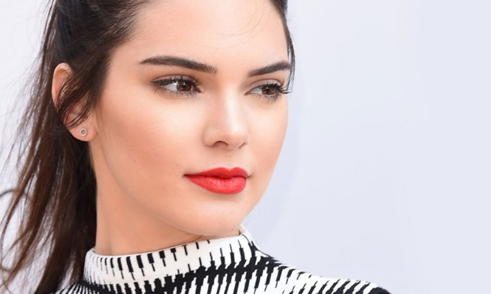 'Hadiah' Kendall Jenner untuk 40 pengikut IG