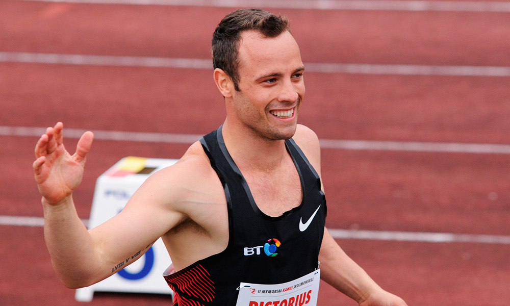 Pistorius in hospital, denies wrist injuries self-inflicted