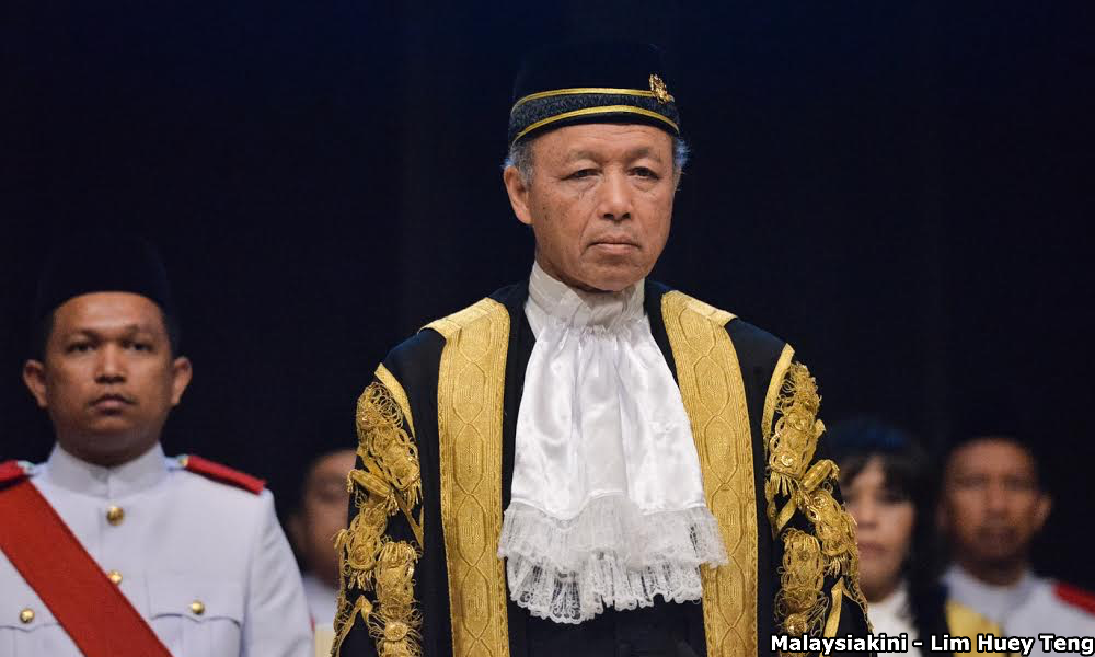 Tiga hakim utama diberi lanjutan enam bulan